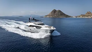 €800k price reduction on 29m MCY 96 motor yacht Papi 3
